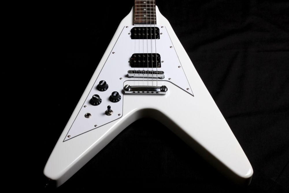 Lindo Left-Handed White *Victory* Flying V Electric Guitar and FREE Gigbag