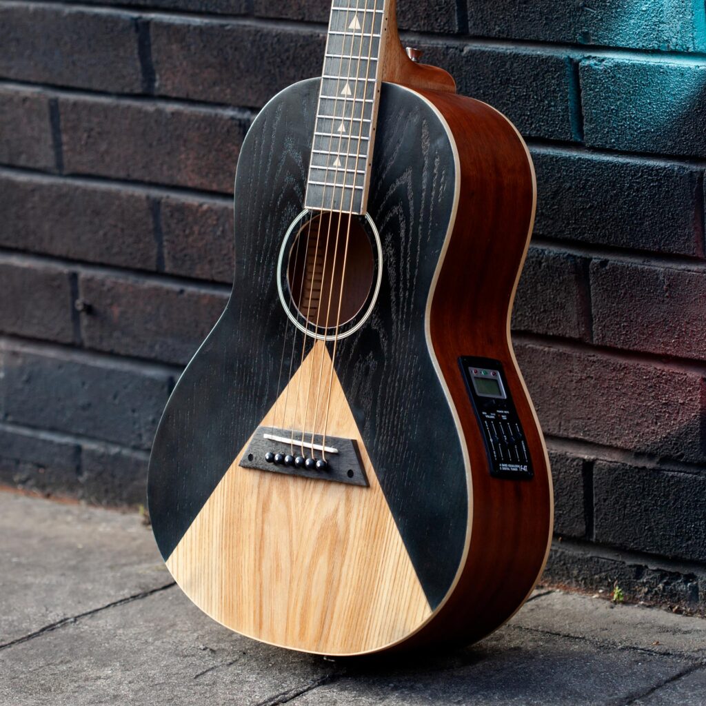 Travel Archives - Lindo Guitars